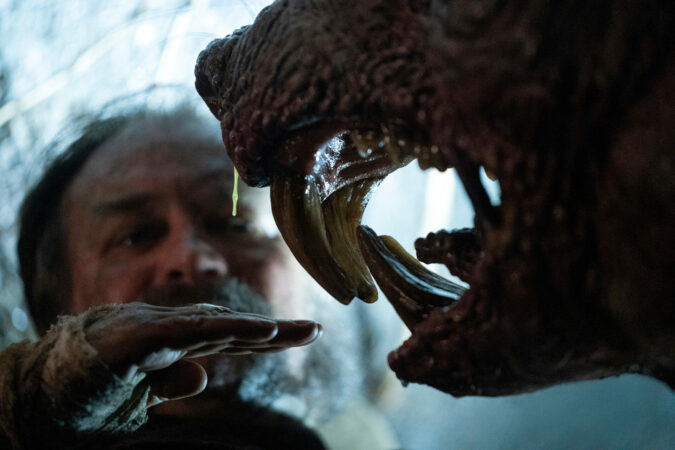 David Hewlett incarne Masson dans l'épisode “Graveyard Rats” de ...